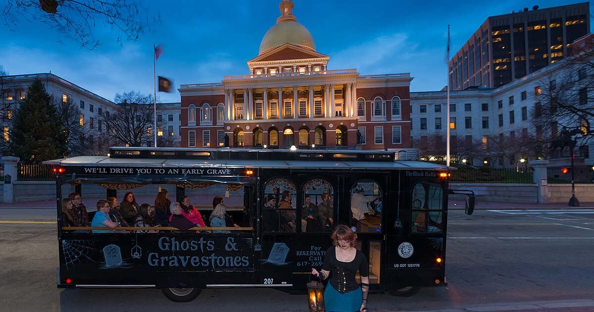 Ghosts & Gravestones Haunted Boston Discount Tickets